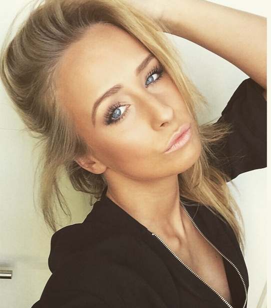 Frækt galleri: 19 billeder af den lækre model, som Chelsea-stjerne har ...