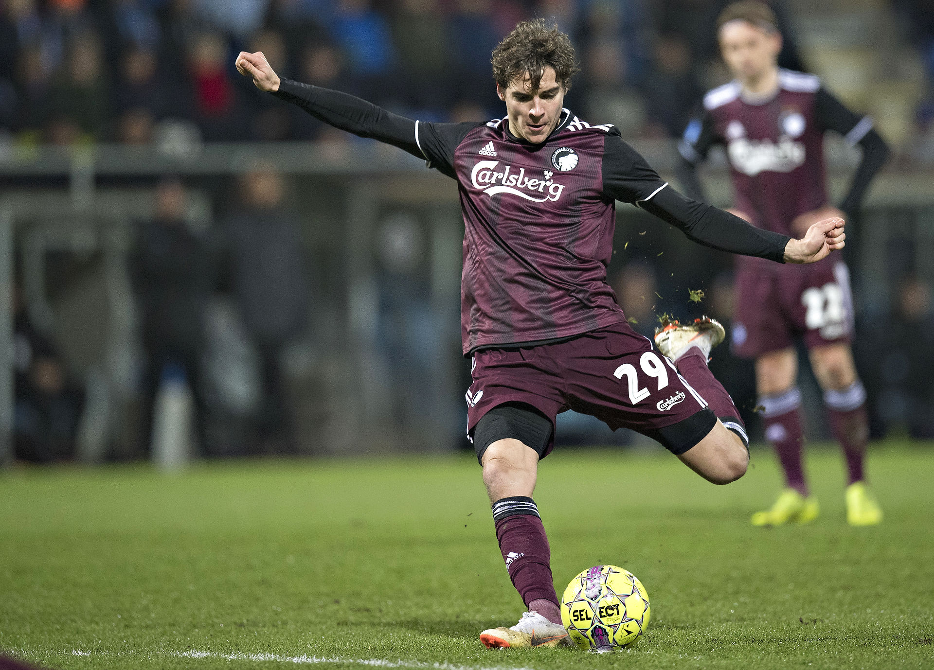 Robert Skov-agent smider bomben: Kan skifte til Fenerbahce