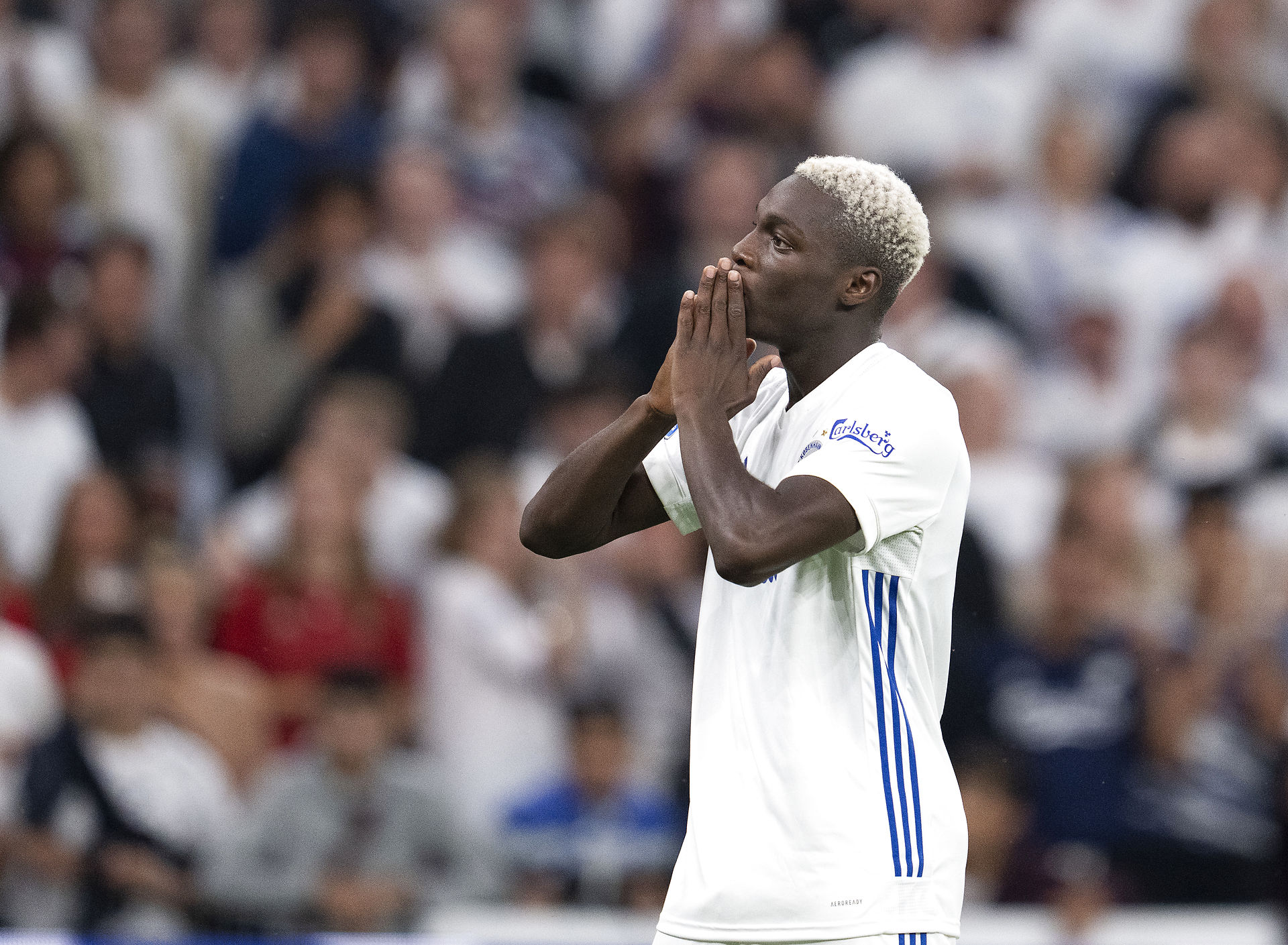 Mohamed Daramy på tavlen: Se hans første Ajax-mål